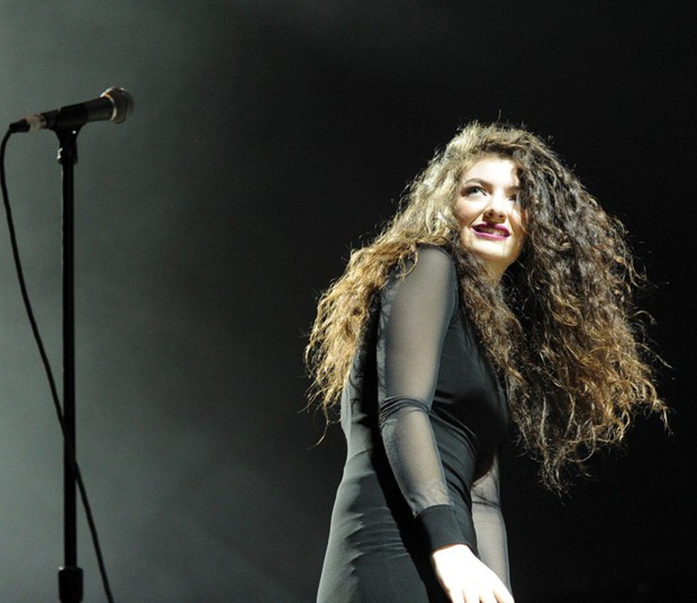 Lorde faz carta aberta aos fãs e conta estar doente: 'Dói o tempo todo ...