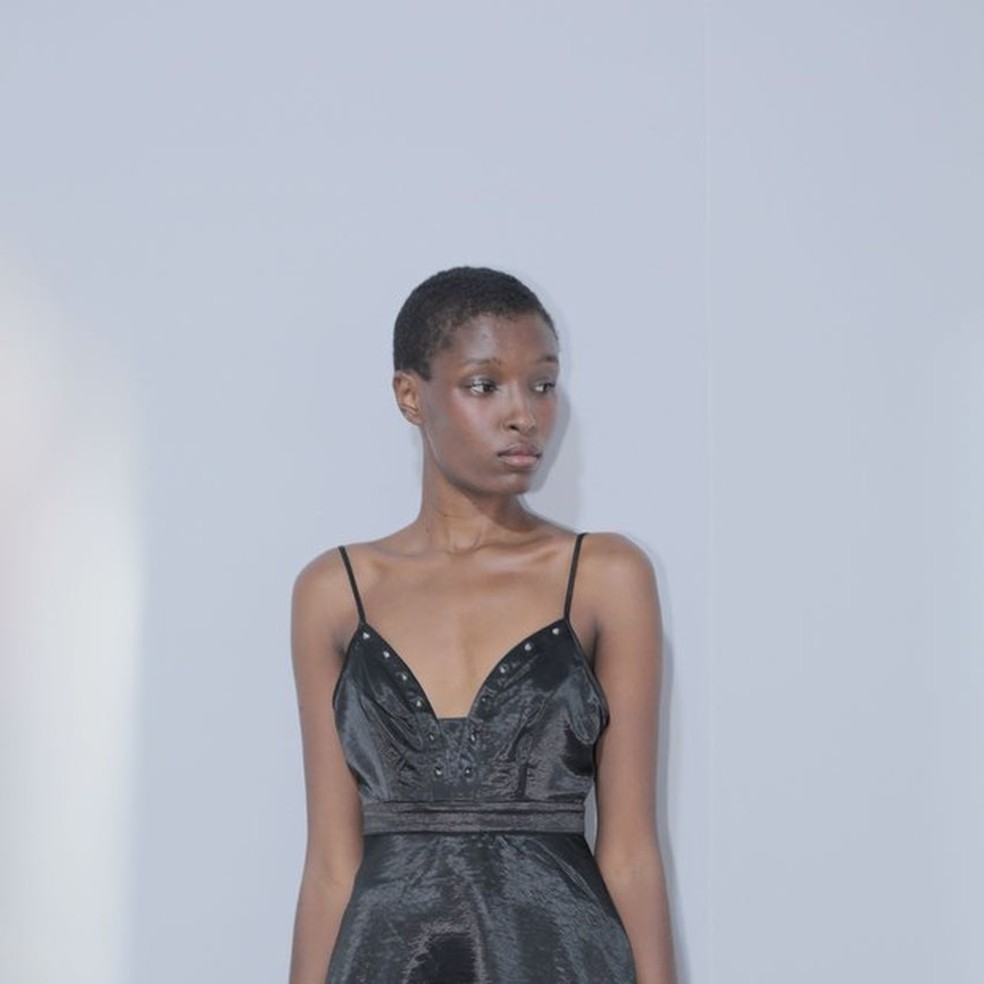 De faxineira à passarela: Maria Oliveira estreia no SPFW