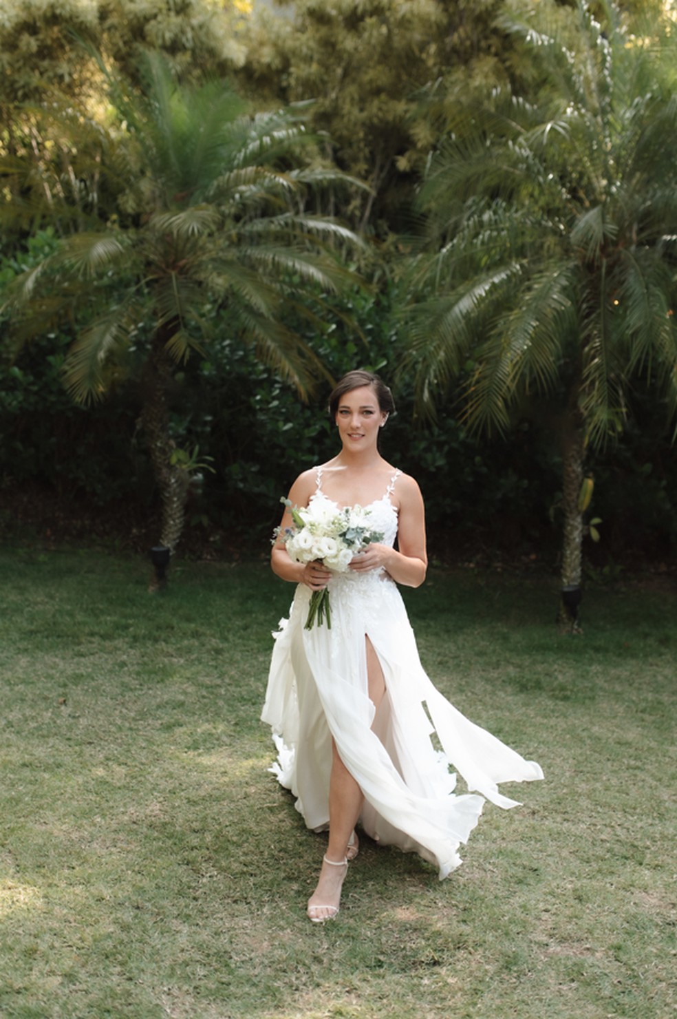 Adriana Birolli se casa com o diretor Ivan Zettel em cerimônia ...