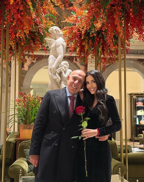 Daniela Albuquerque celebra 21 anos ao lado de Amilcare Dallevo Jr.