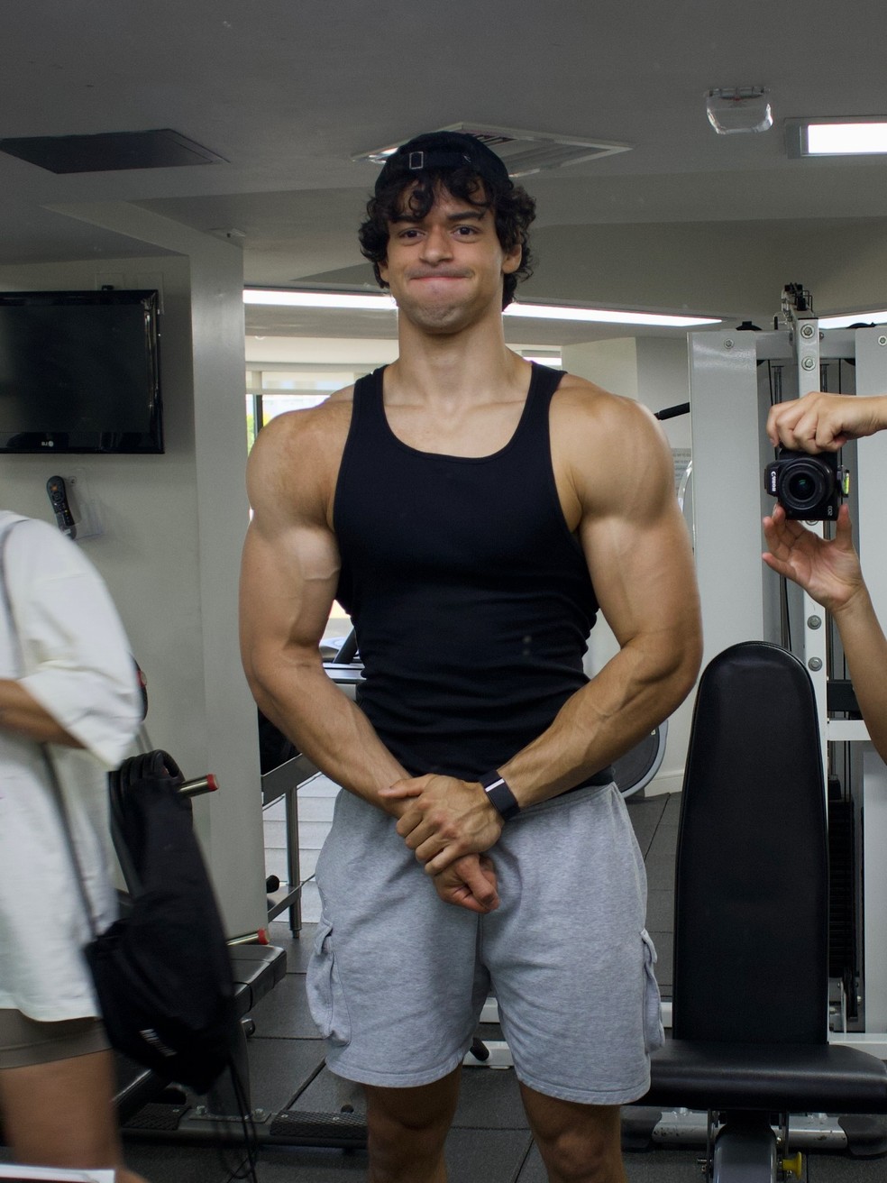 Victor Alexandre posta 'duelo de músculos' com Xanddy e Carla Perez ...