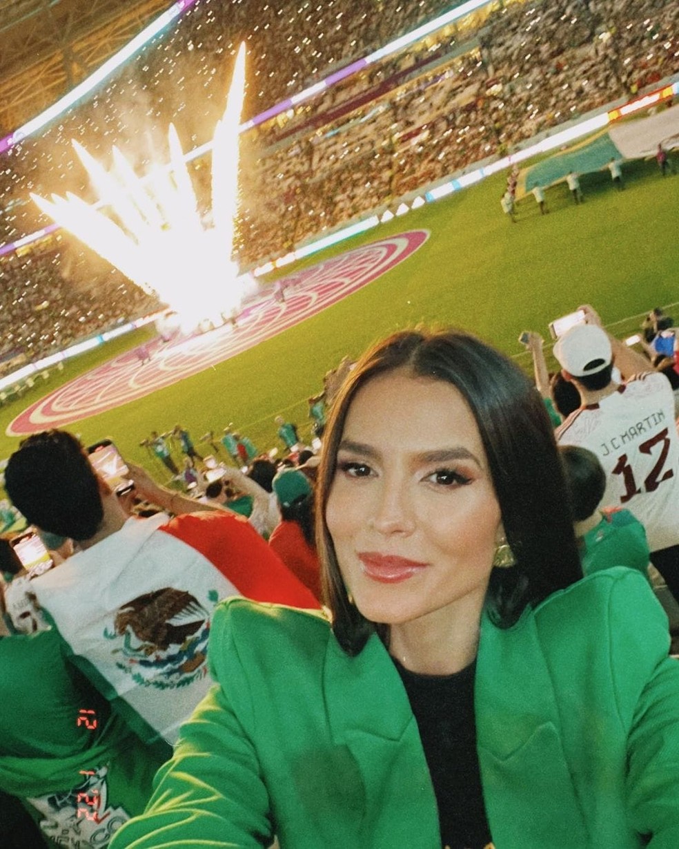 Jéssica Turini elege look fashionista para assistir ao jogo do México ...
