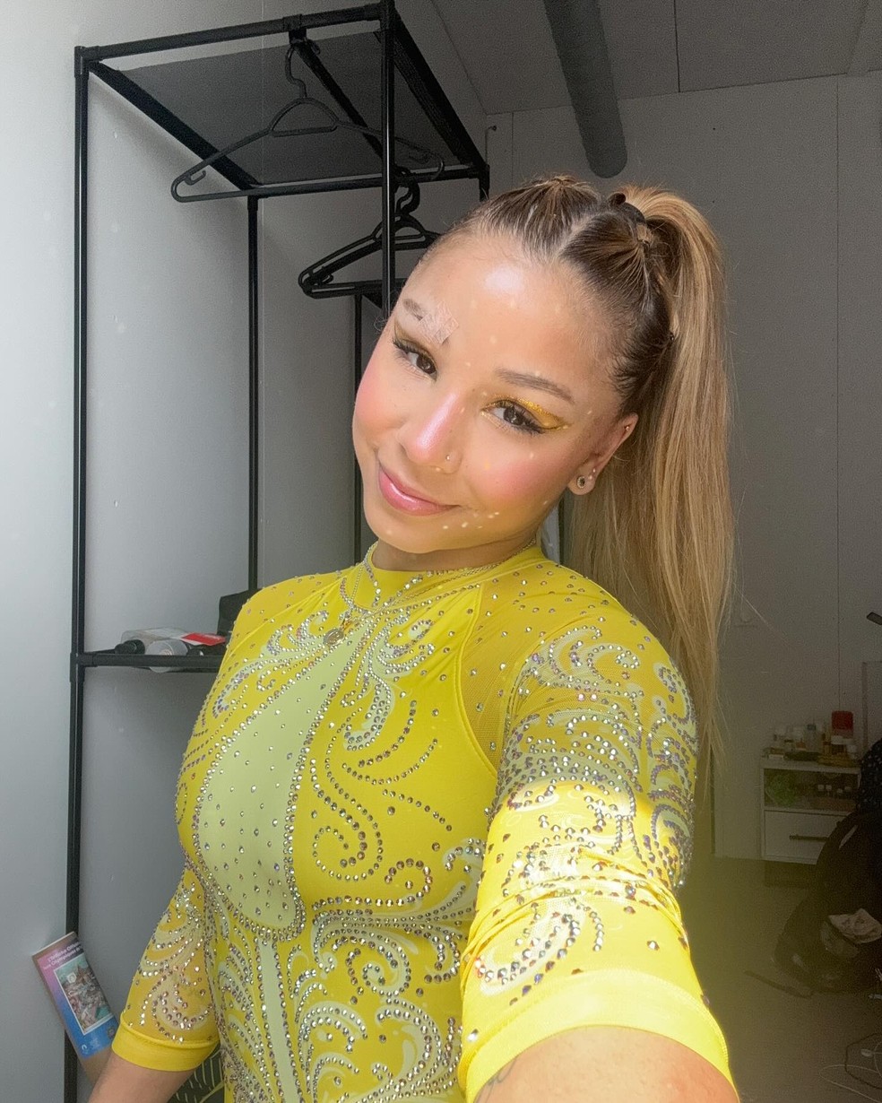 Flavia Saraiva abre álbum de fotos para se despedir de Paris