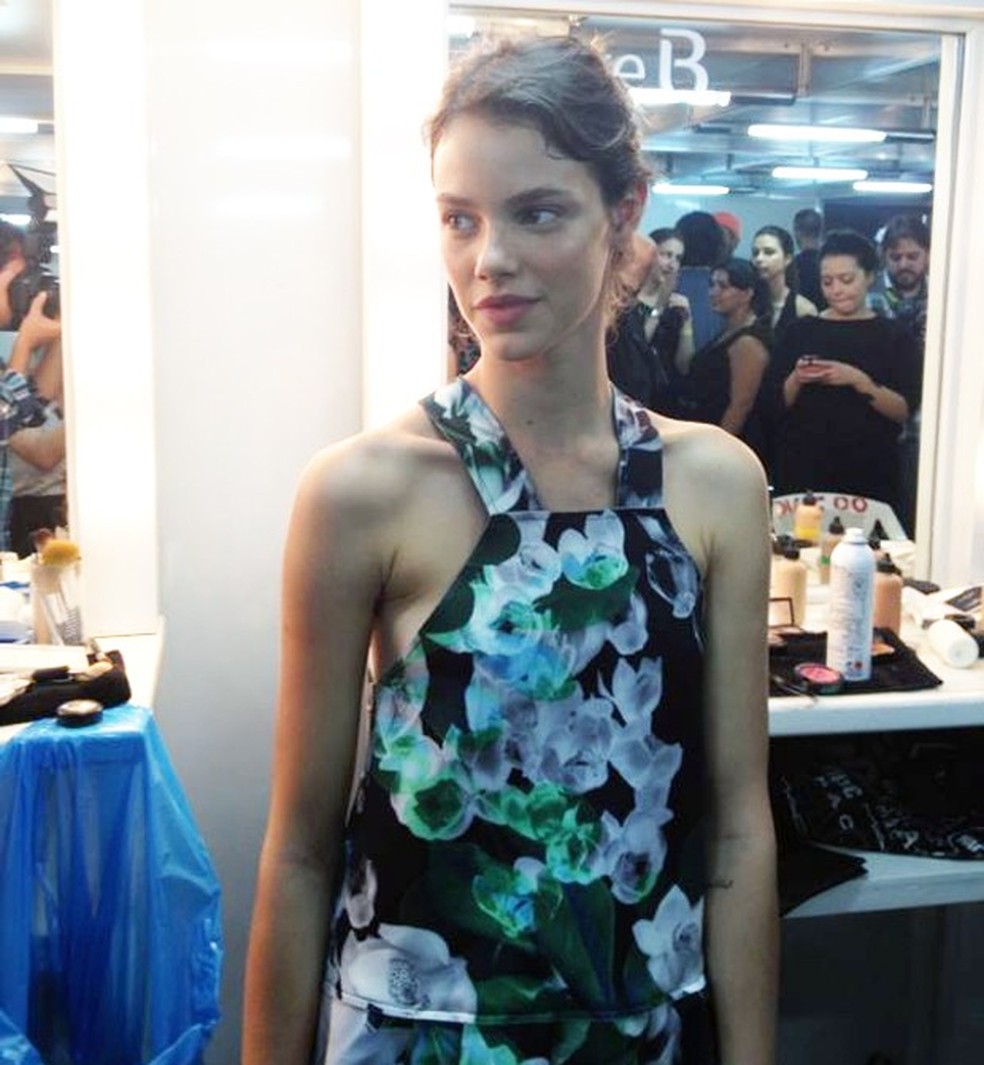 Laura Neiva comenta vida como fidèle da Chanel: 'Fiquei mais de 4h no ...