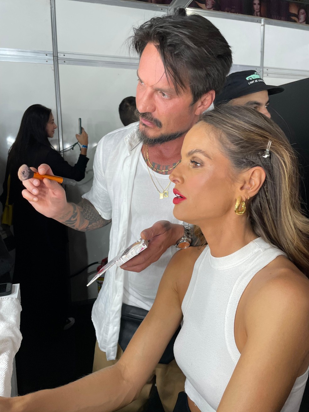 Izabel Goulart volta ao SPFW e relembra início da carreira: 'Comecei aqui'