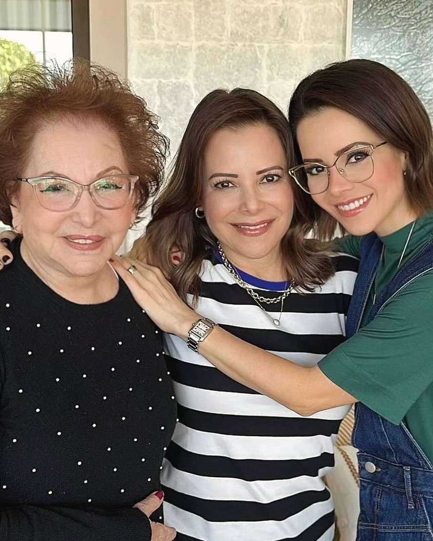 Sandy homenageia mãe e avó e fã brinca: 'Três gerações do melhor ...