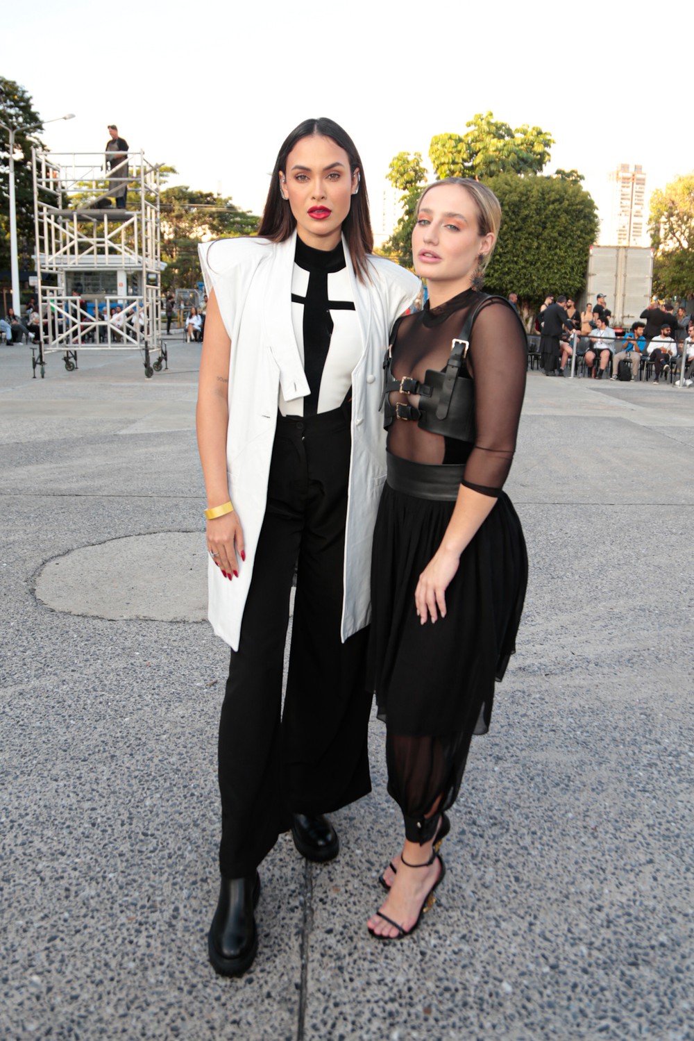 Filipe Ret, Flay, Sarah Andrade e Bruna Griphao no desfile da Forca ...