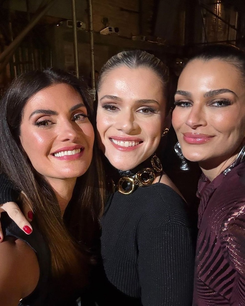 Ingrid Guimarães visita filha caçula de Chay Suede e Laura Neiva