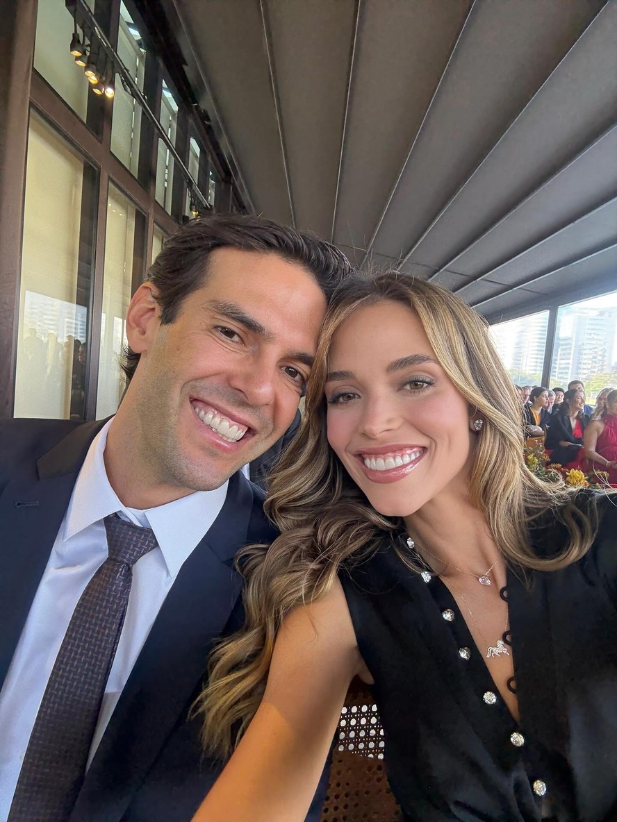 Carol Leite Mostra Detalhes De Viagem Com Kaká E Filhas Lindos