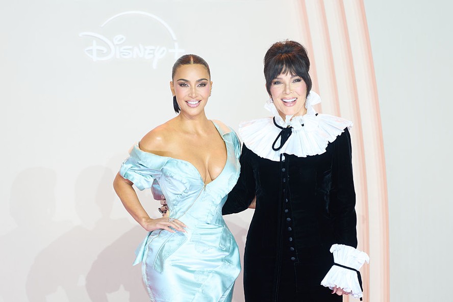 Kim Kardashian brilha com vestido Dior vintage na estreia de All’s Fair ...