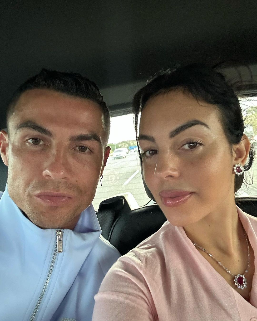 Georgina Rodríguez abre álbum de fotos da família e mostra as filhas ...