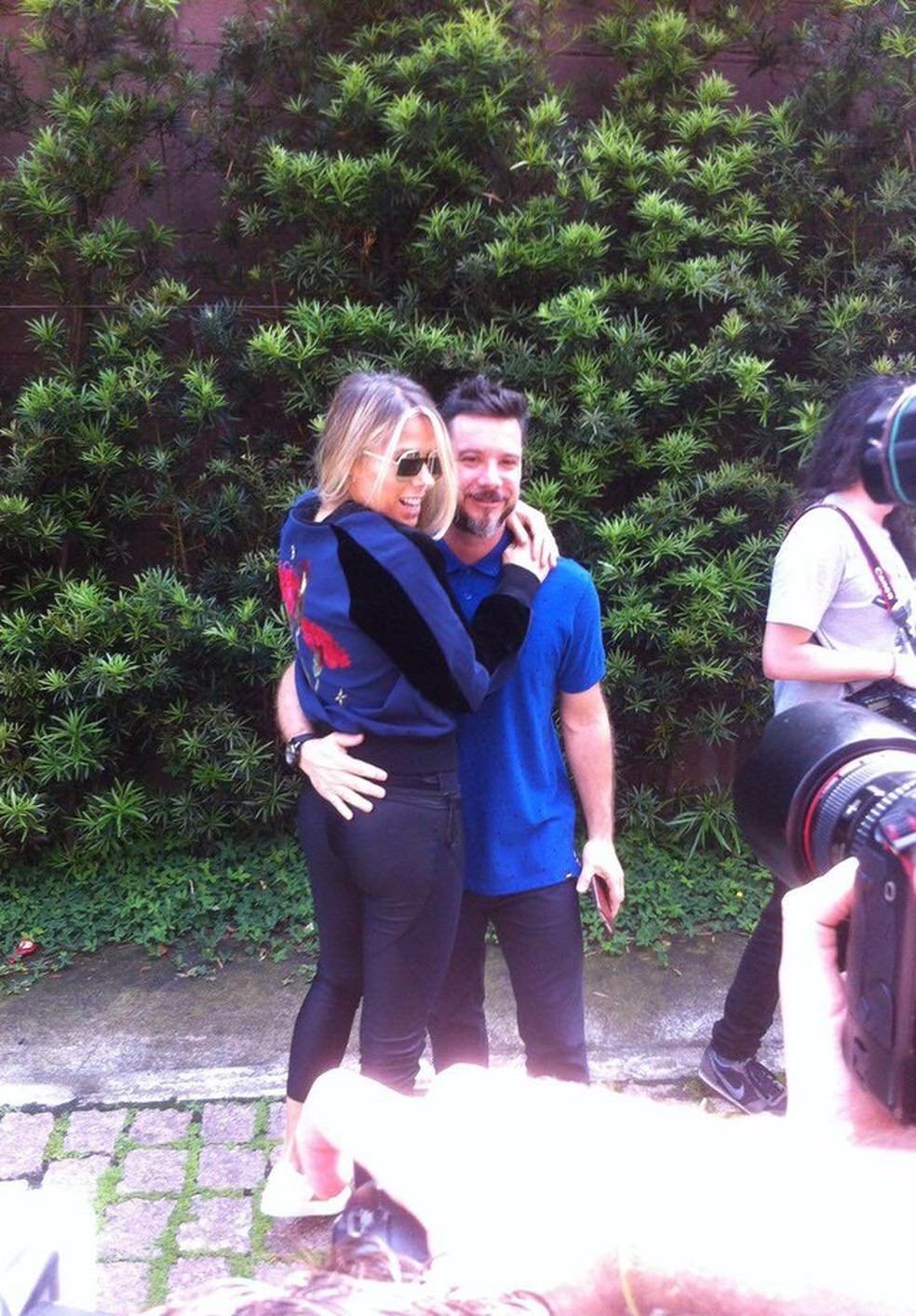 Adriane Galisteu prestigia desfile da Iódice