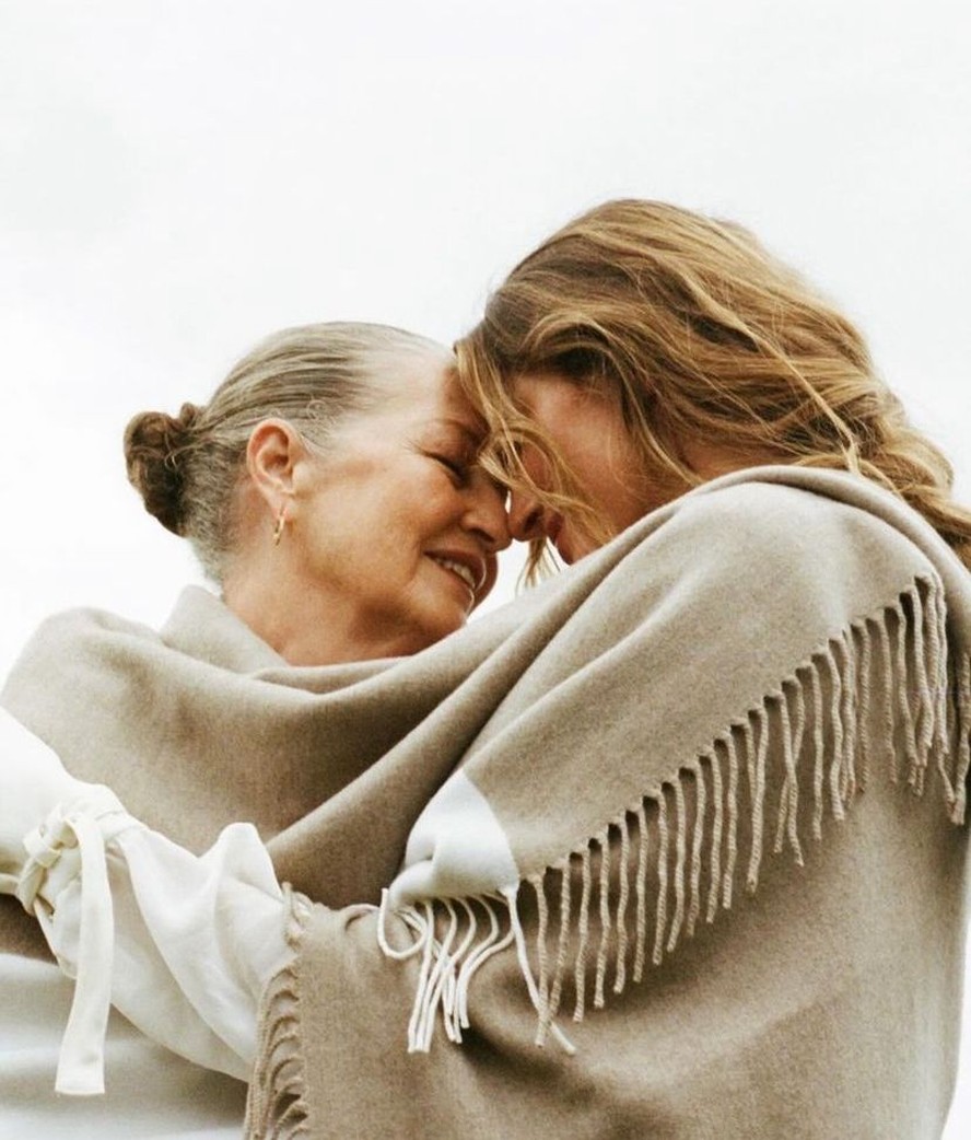 Gisele Bündchen abre o coração sobre os dois anos da morte de sua mãe ...