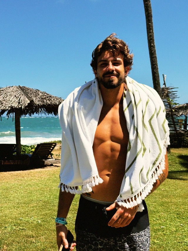 Lucca Picon abre álbum de réveillon com Luana Maia em Pernambuco