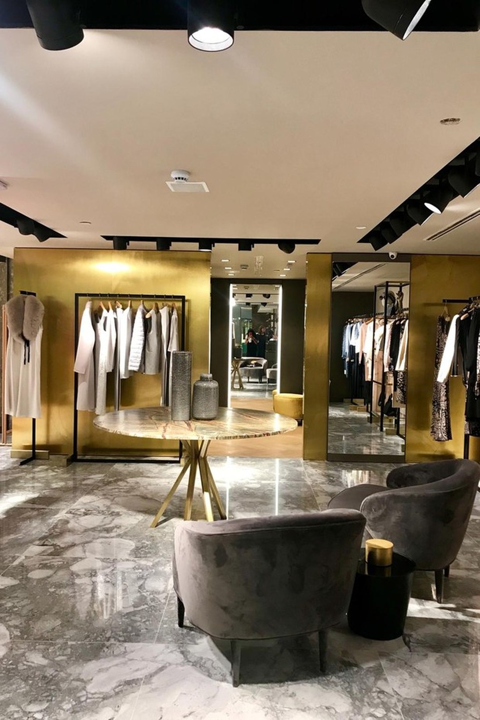 Max Mara abre loja-conceito inédita no Brasil