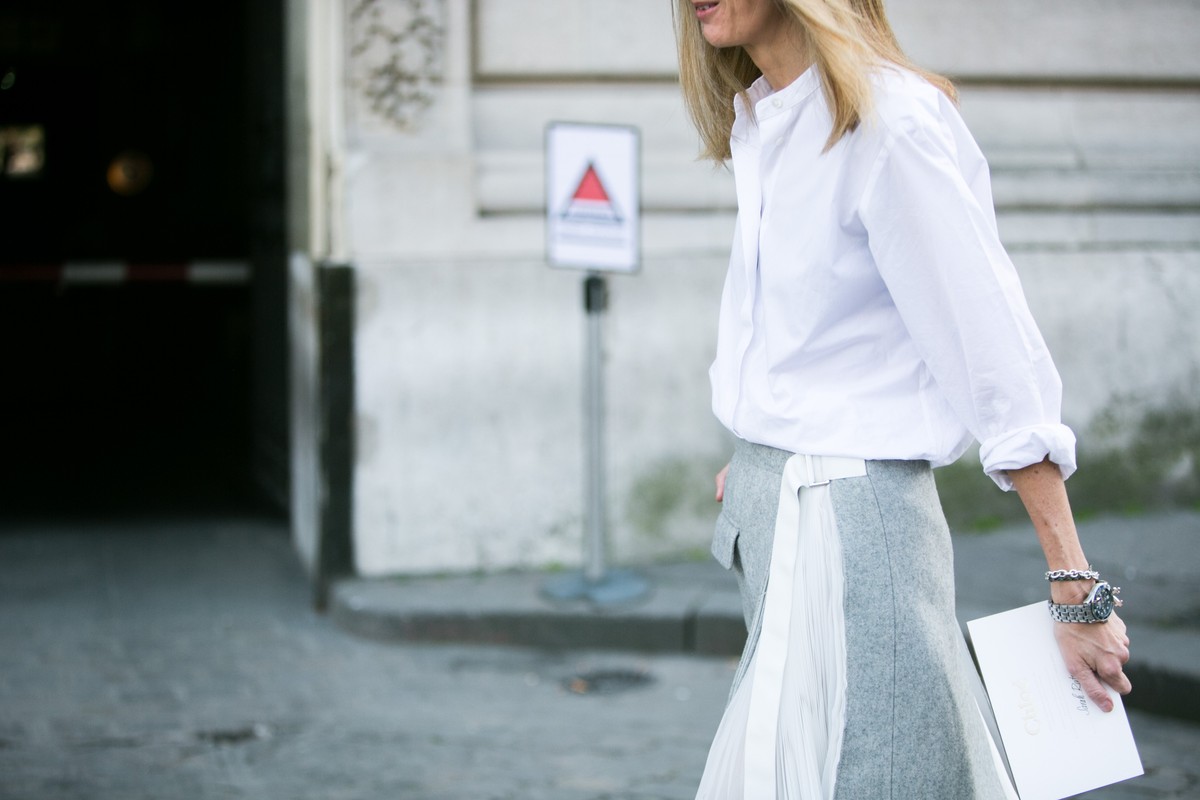 Streetstyle: peças brancas para um inverno mais leve nas ruas de Paris