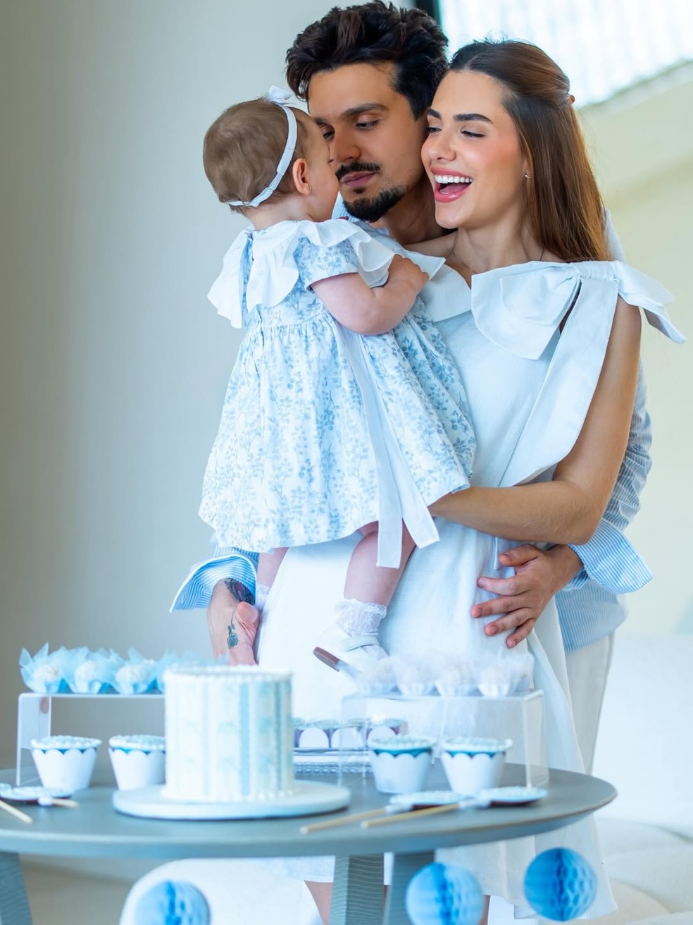 Jade Magalhães exibe registro raro de Serena, sua filha com Luan Santana