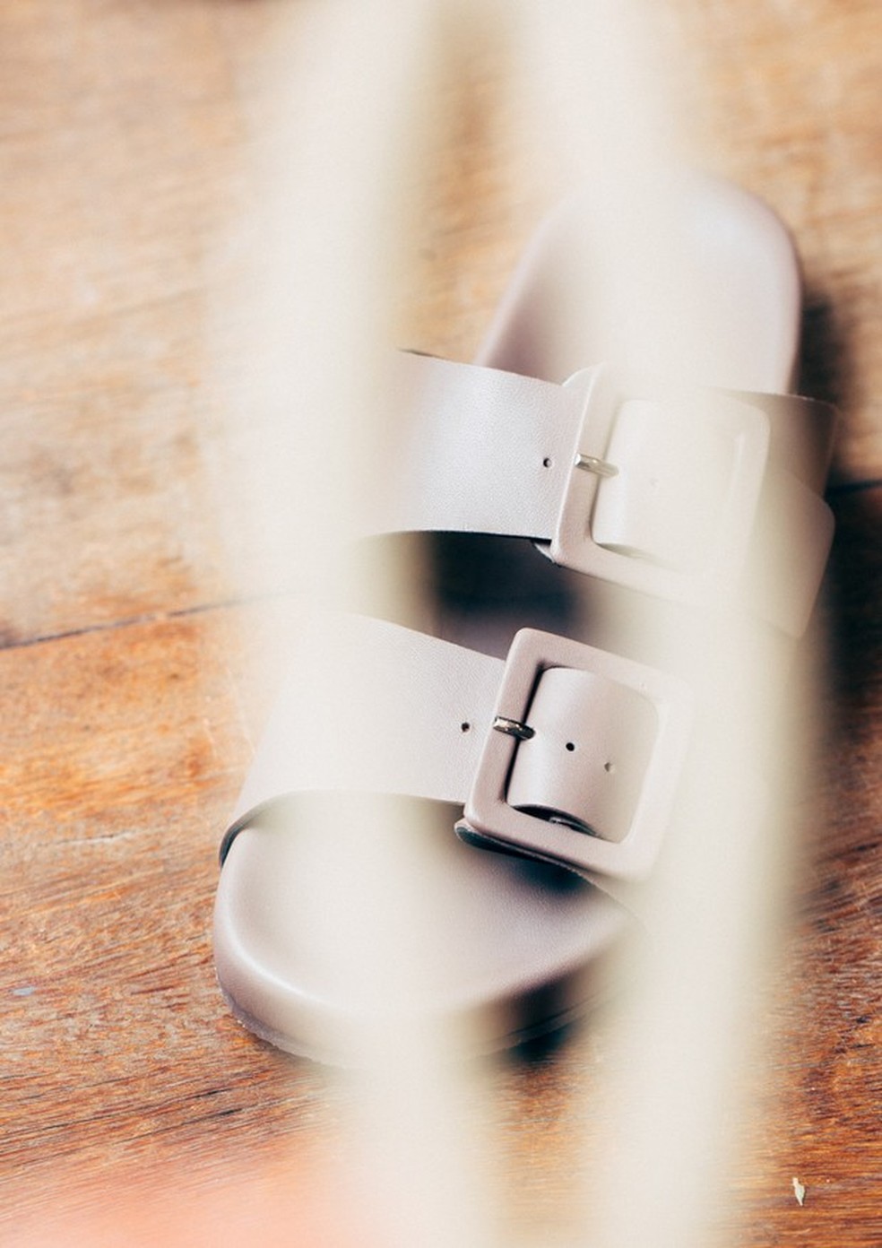 Owme expõe fotos de imersão na cerâmica artesanal para celebrar verão 2019