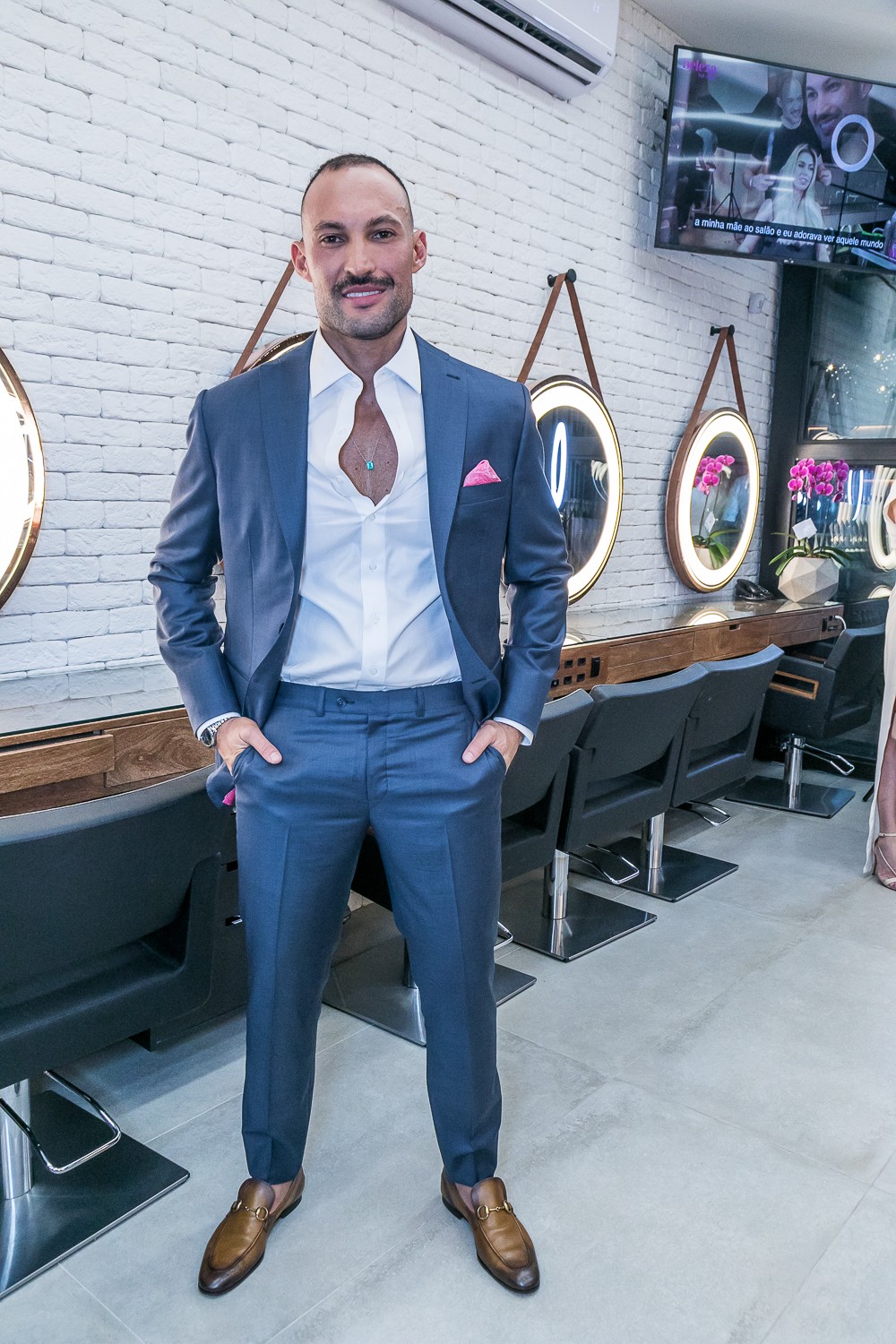 Romeu Felipe inaugura o ROM.CONCEPT, seu novo salão de beleza