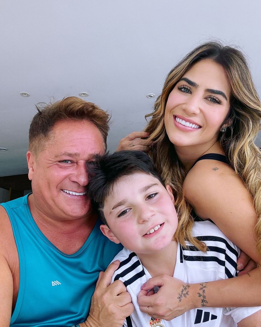 Jéssica Beatriz posa com Leonardo e seu filho Noah, e fãs apontam ...