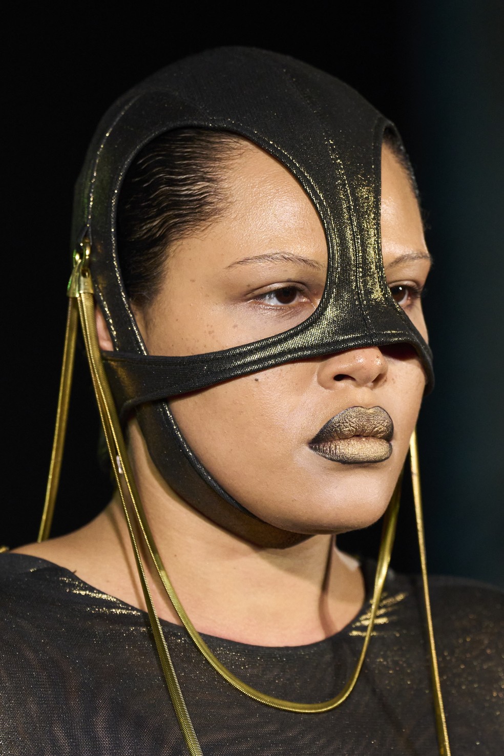 10 tendências de beleza que se destacaram na temporada de verão 2023 da semana de alta-costura