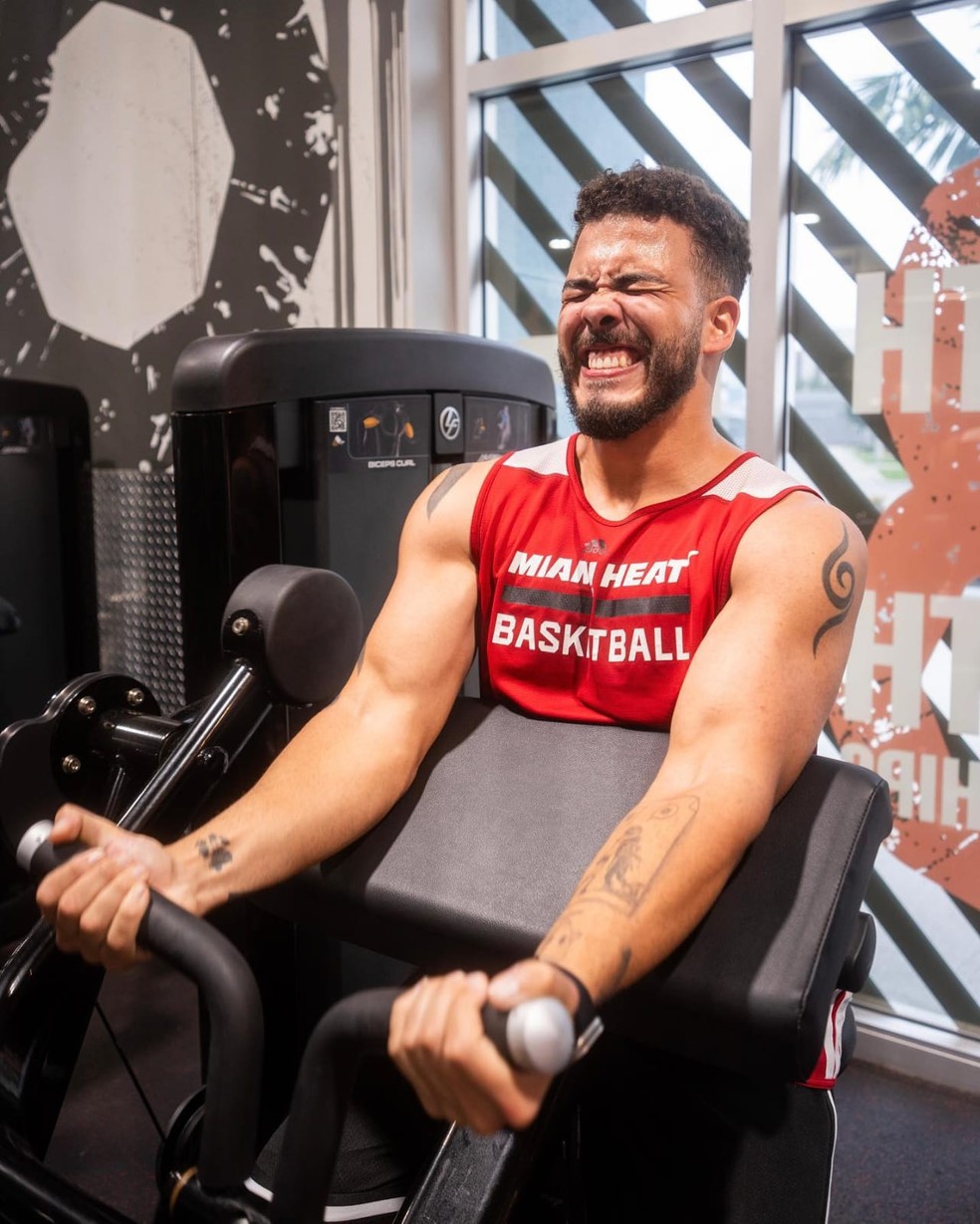 Ronald conta o que o incentivou a seguir a vida fitness; veja foto de antes