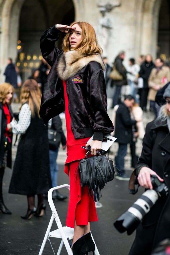 Street style: cores lavadas adocicam as ruas da semana de moda de Paris