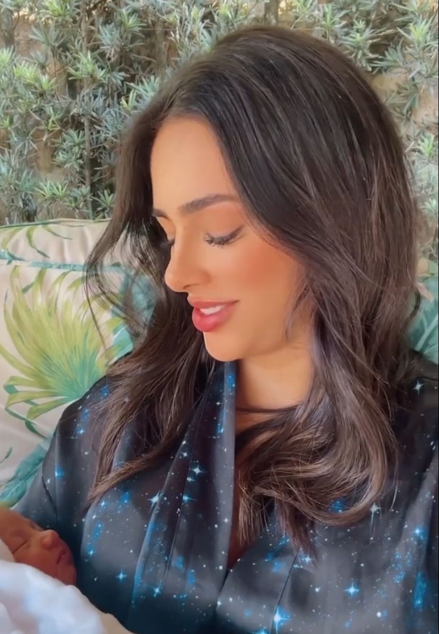 Bruna Biancardi se derrete com Mavie: 'Estou me dedicando 100% ao meu pacotinho'