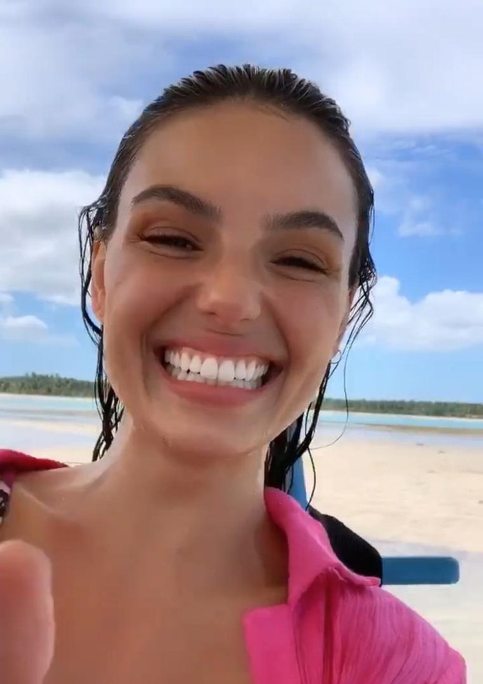 Like a diva! Isis Valverde mostra bastidor de shooting e clique ...