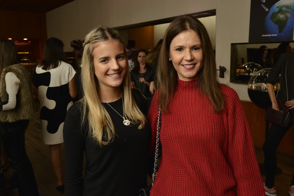 Amsterdam Sauer apresenta coleção Cosmic em São Paulo