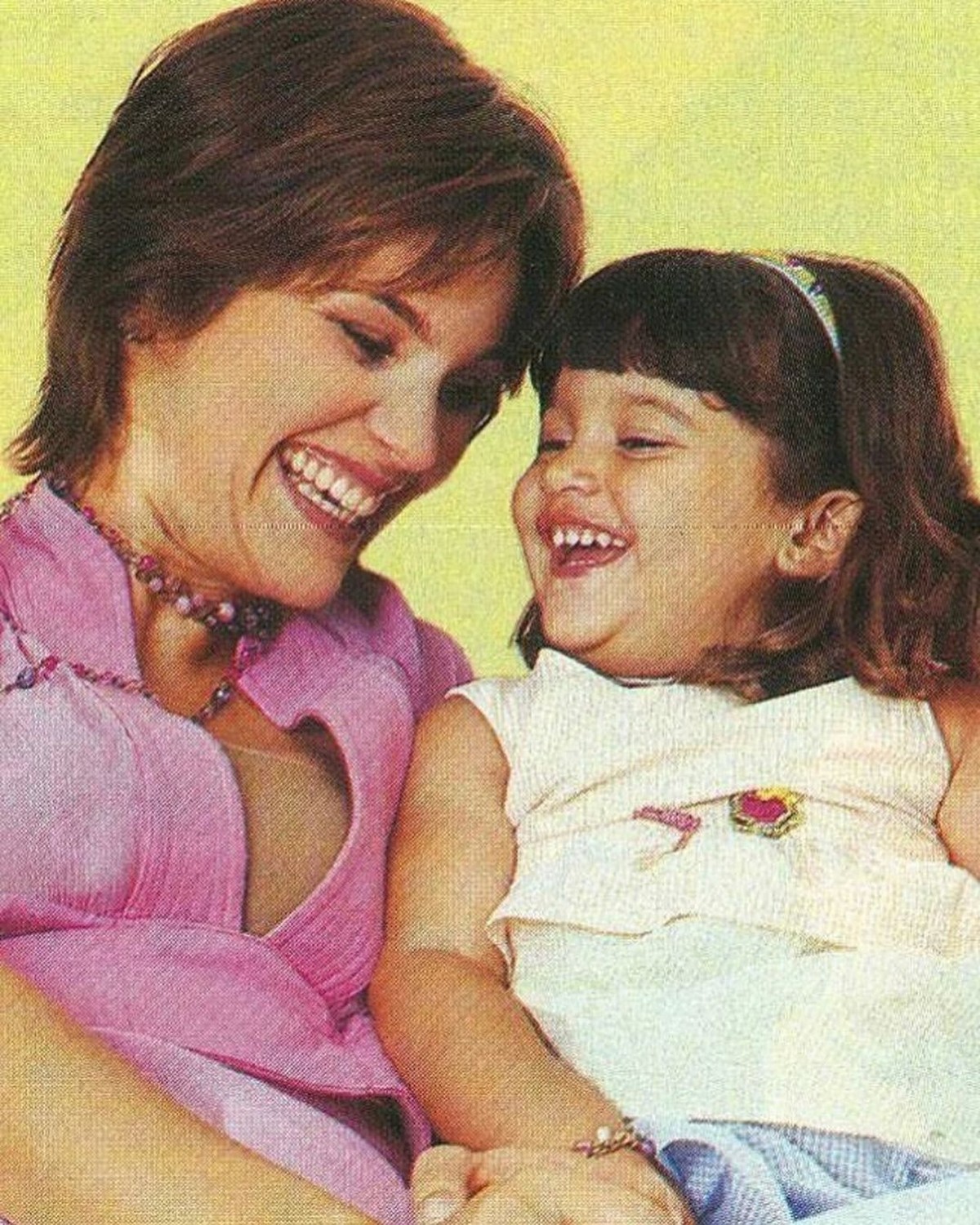 Giulia Costa posta homenagem para a mãe Flávia Alessanda: 'Feliz 1/2 ...