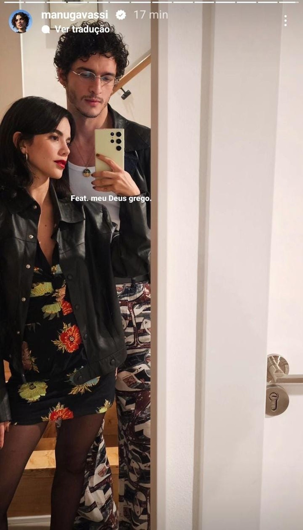 Manu Gavassi exibe momento romântico com o namorado, Jullio Reis