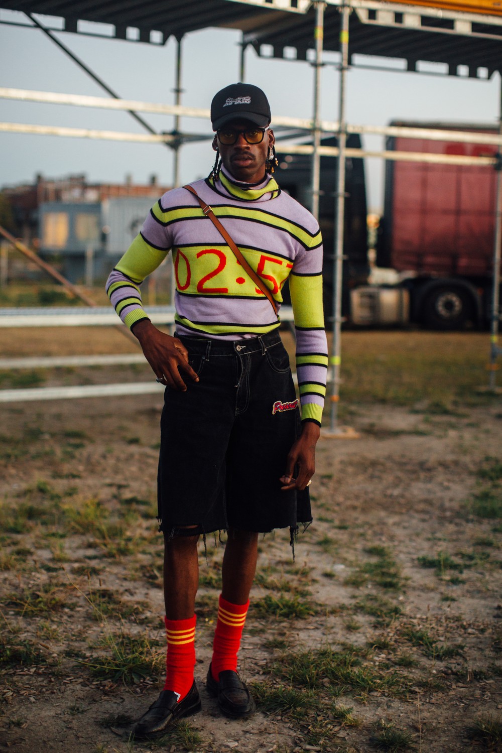 Jorts: saiba como usar a peça que vai dominar o verão 2024