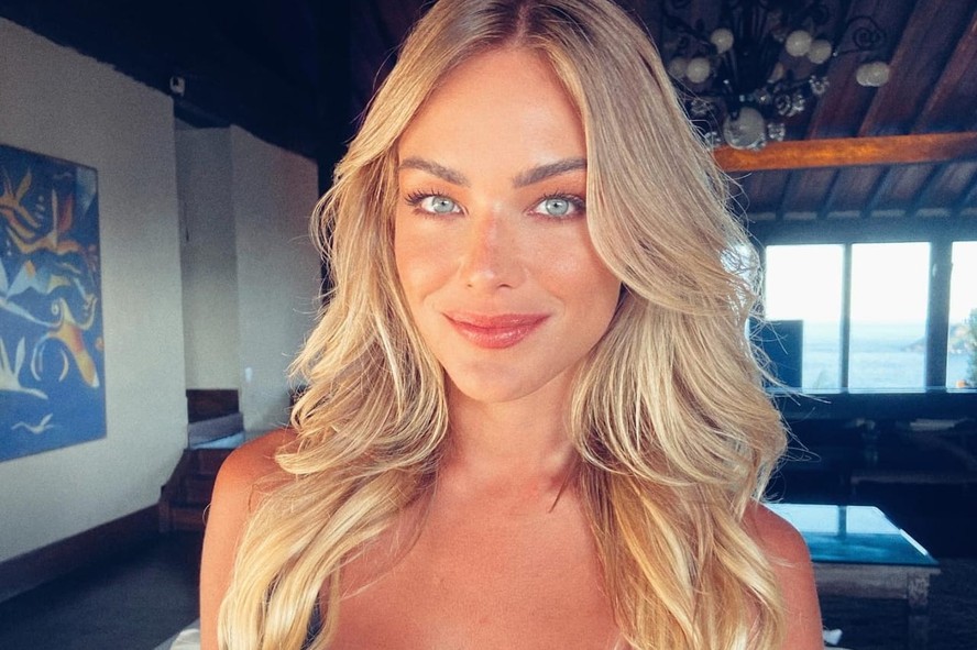 Bárbara Heck esbanja beleza em cliques ensolarados