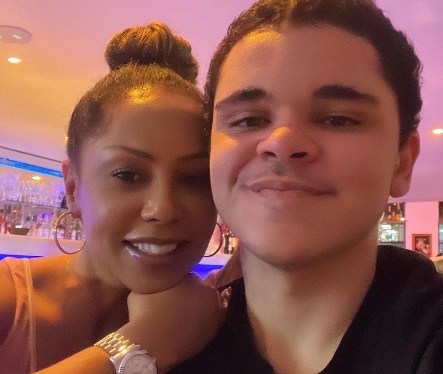 Valeria Valenssa exibe momento raro com os filhos