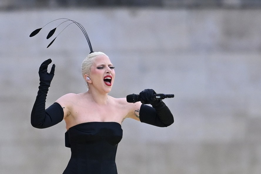 Lady Gaga Veste Alta Costura Na Cerimônia De Abertura Das Olimpíadas