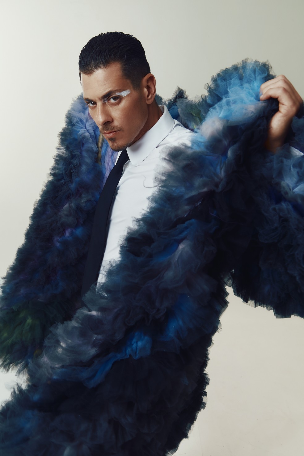 Sacha Bali diz que Fernanda Montenegro deu o tom de seu personagem em ...