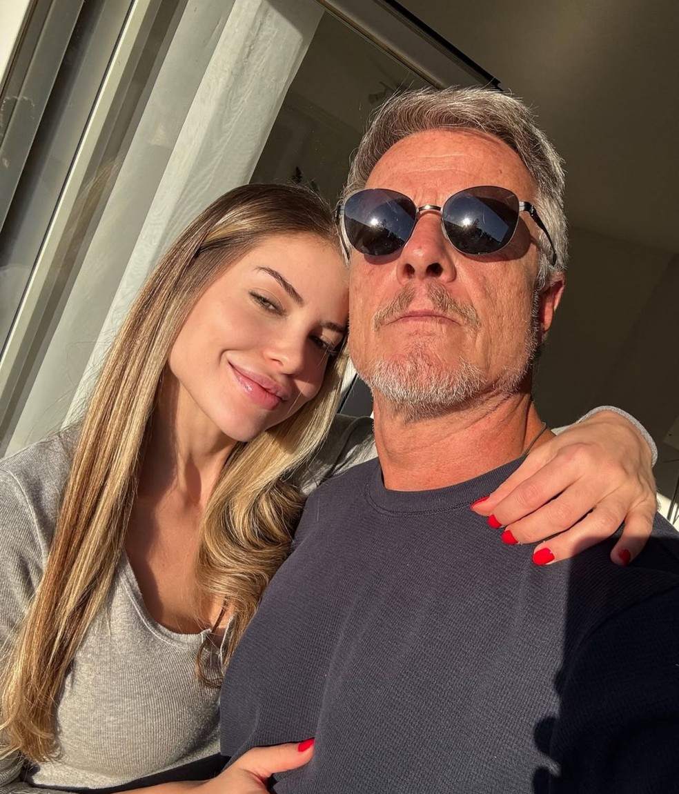 Saory Cardoso posa com Marcello Novaes no Valentine's Day