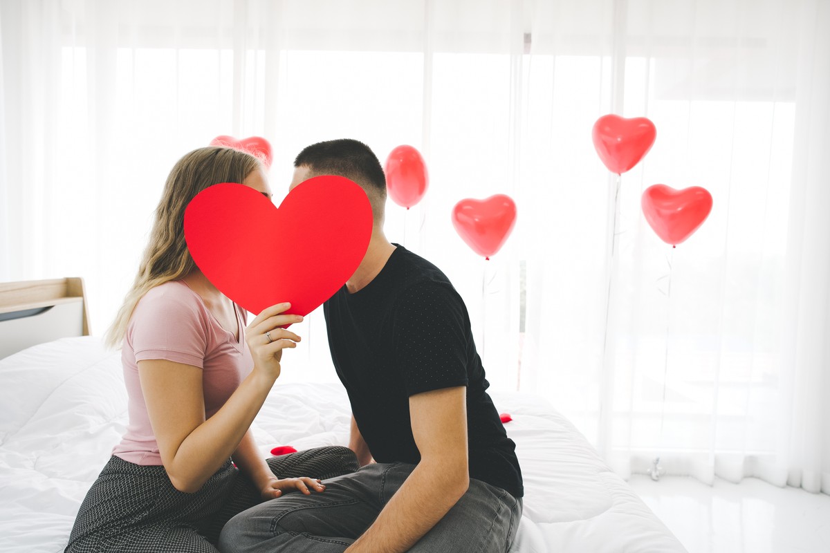 Dia do Beijo: descubra como é o beijo e o lado romântico de cada signo