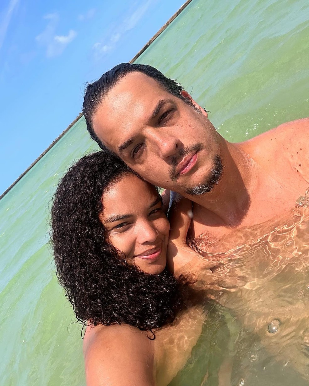 Lucy Ramos abre álbum de viagem ao Pernambuco