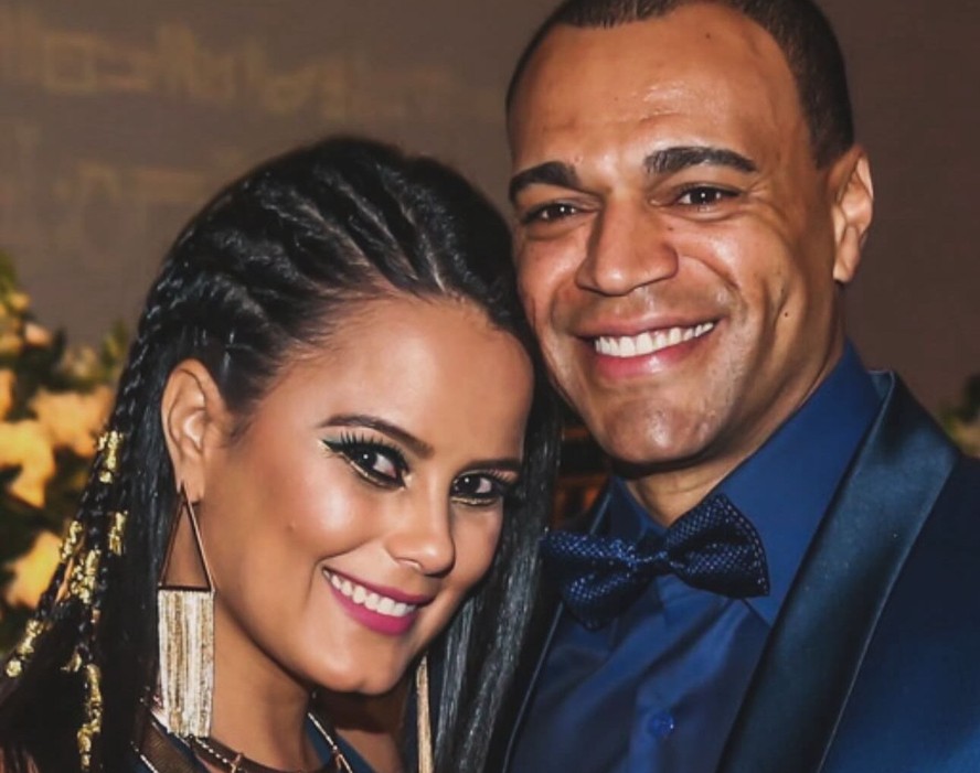 Denilson faz homenagem de aniversário para a esposa, Luciele di Camargo