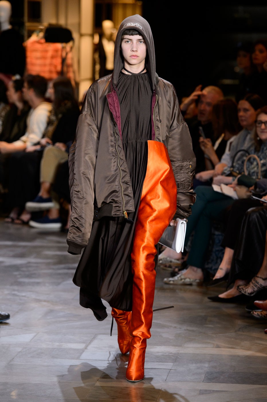 Vetements ocupa Galeries Lafayette com coleção repleta de parcerias