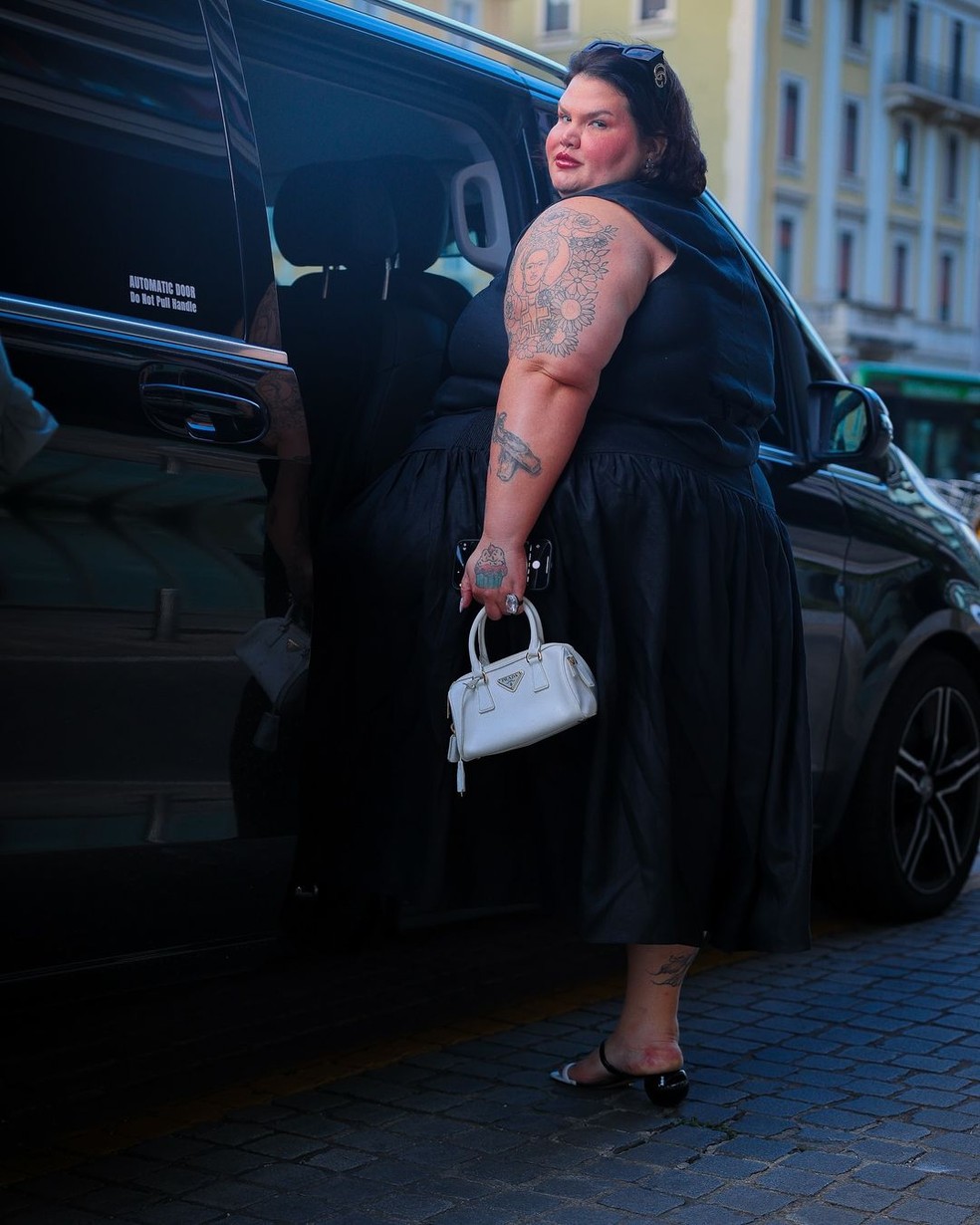 Thais Carla abre álbum de fotos em Milão e arranca elogios dos internautas