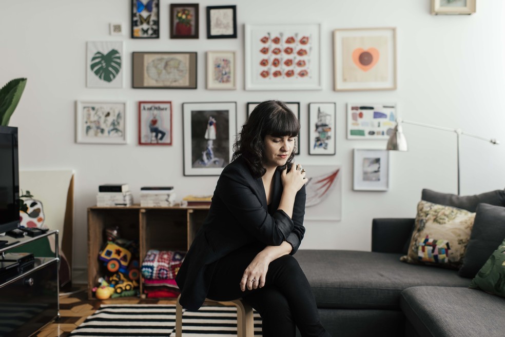 Ana Strumpf estrela episódio de série de vídeo-perfis do básico.com