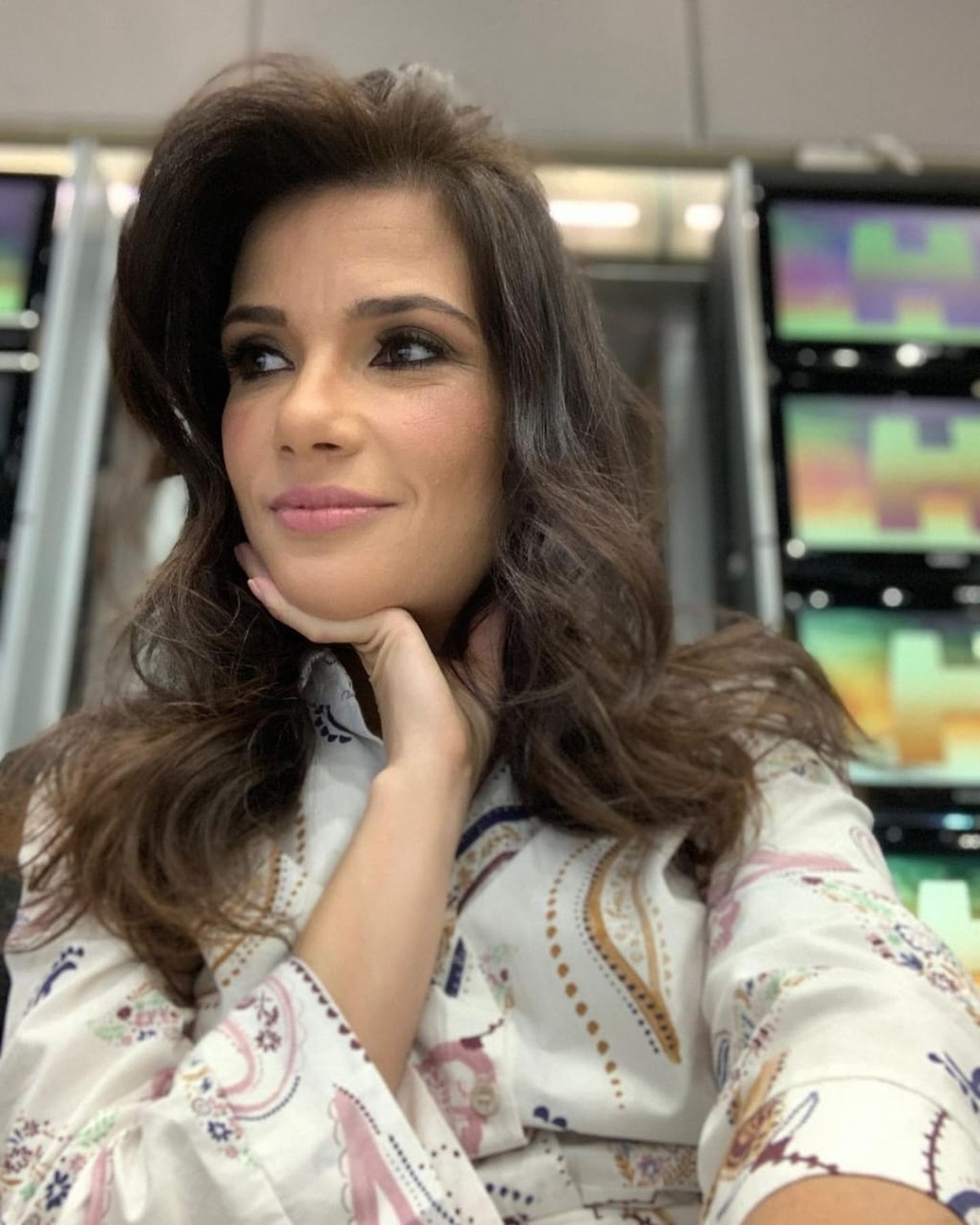 Sabina Simonato exibe megaprodução: 'Nem eu tô me reconhecendo'