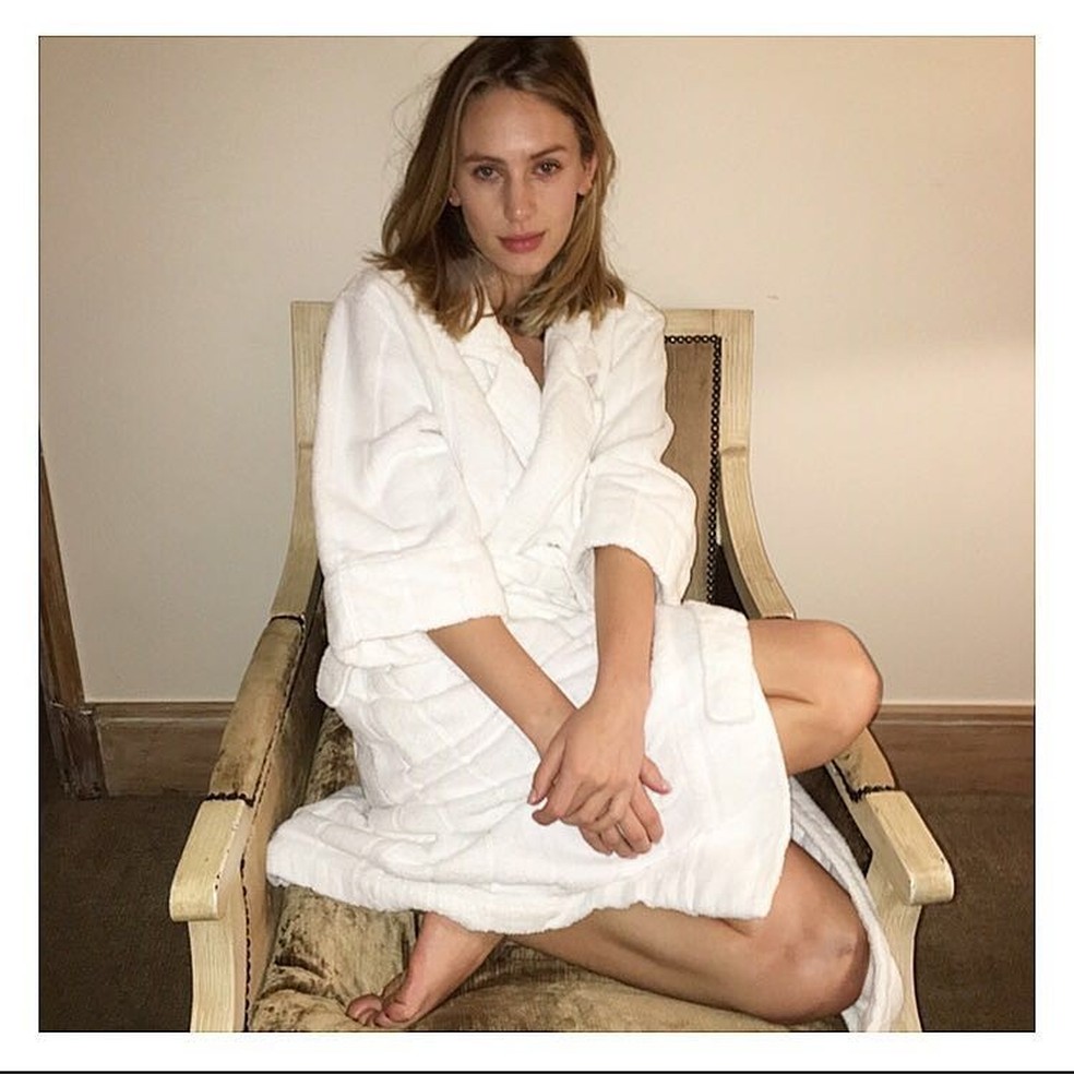 Dylan Penn está no Brasil para festa de Carnaval