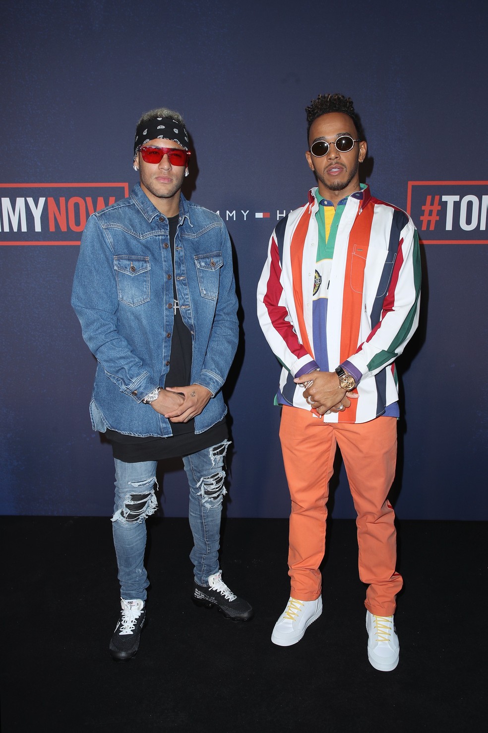 Neymar curte desfile ao lado de Hamilton em Londres