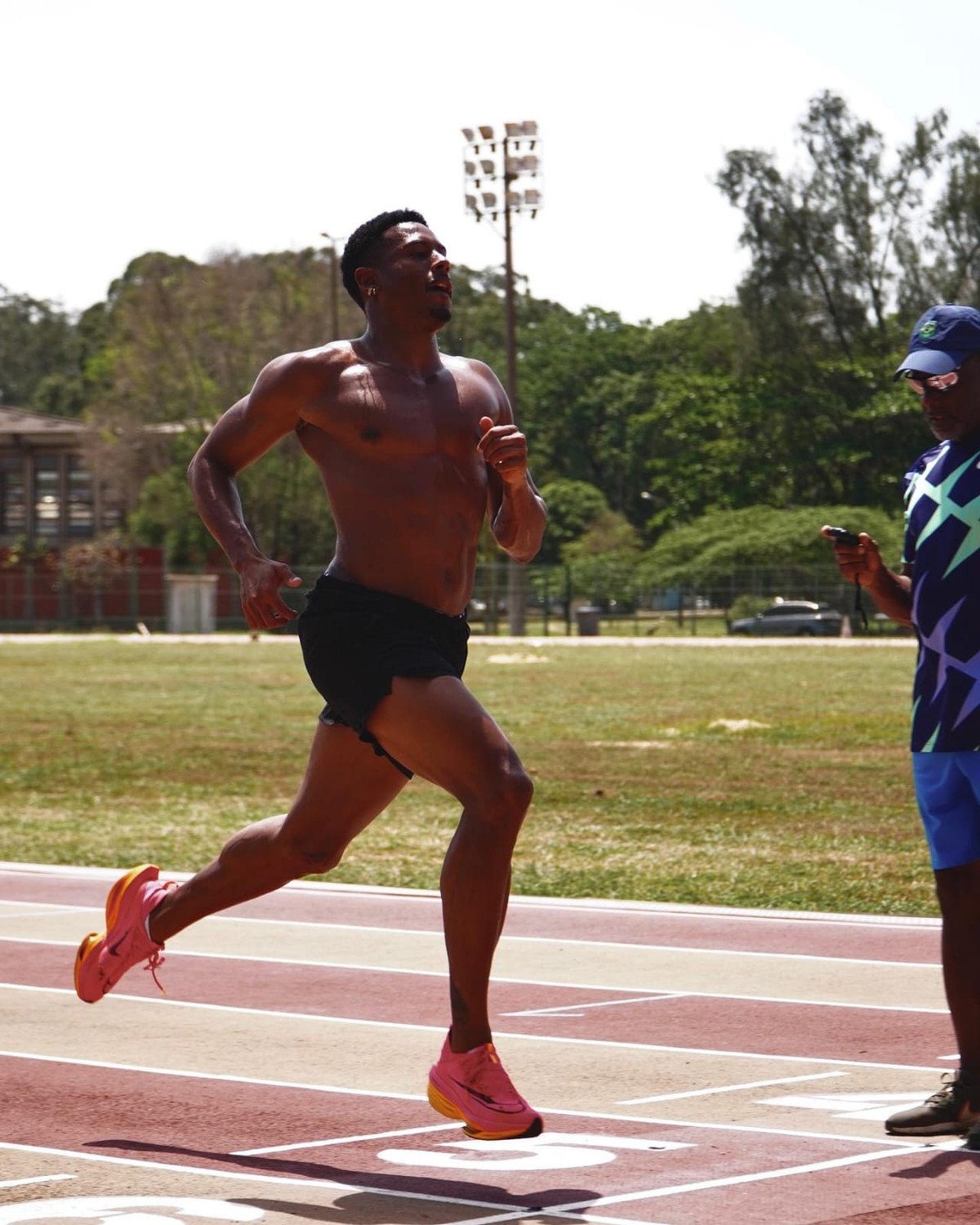 Paulo André exibe dia de treino intenso