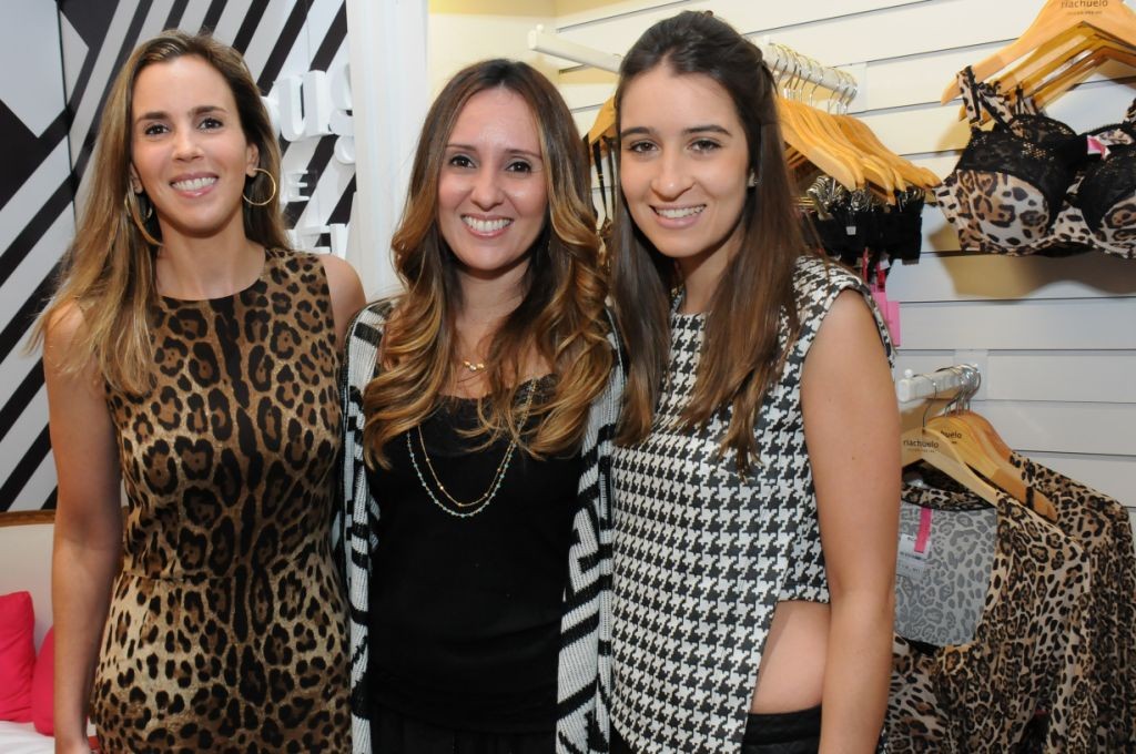 Lala Rudge recebe convidados para apresentar sua coleção para Riachuelo