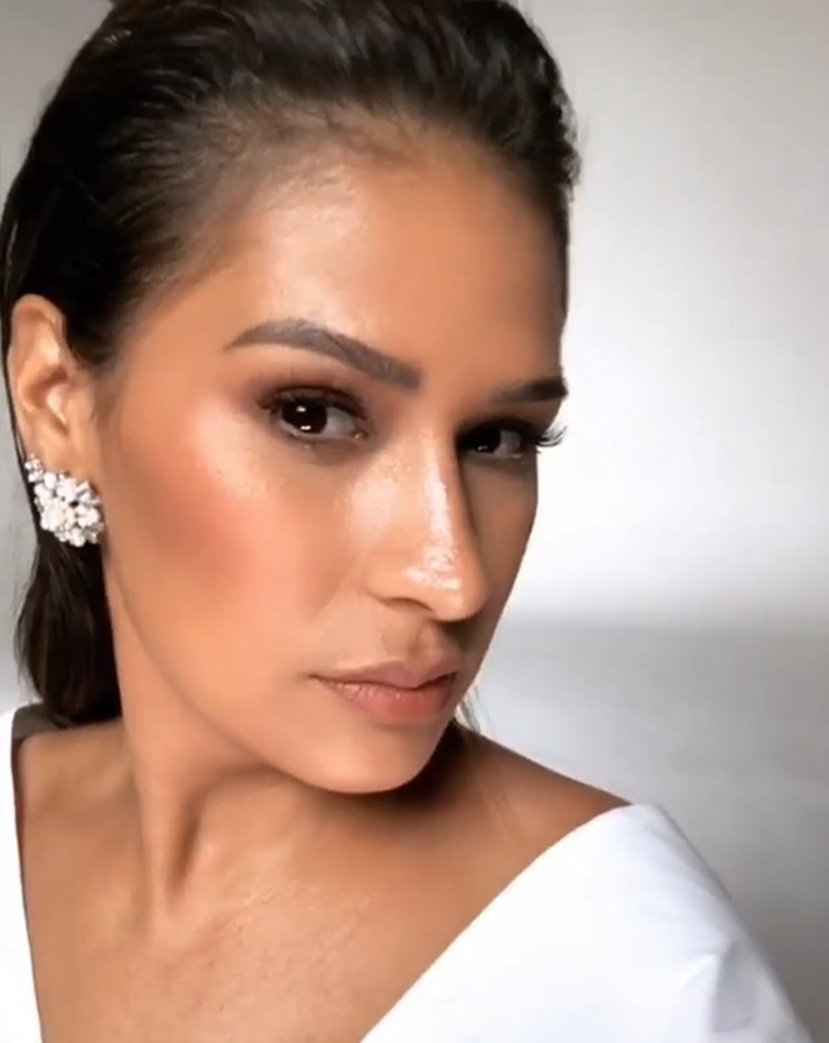 Simone surge deslumbrante e arranca elogios de seguidores: 'Perfeição'